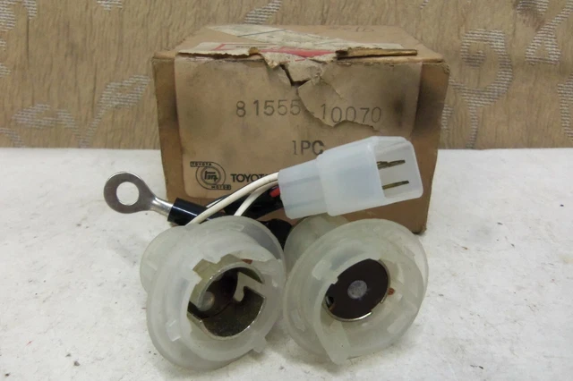 NOS GENUINE TOYOTA トヨタ Rh Rear Combination Lamp Socket & Wire Publica ...