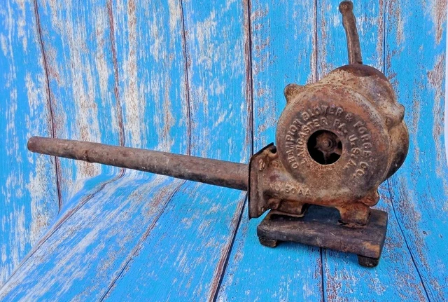 OLD CHAMPION BLOWER & Forge Co U.S.A Cast Iron Hand Crank Blacksmith ...