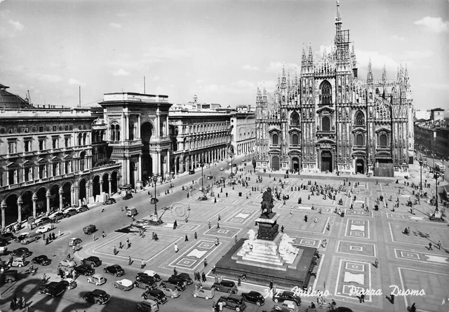 CARTOLINA MILANO PIAZZA Duomo auto d'epoca 1952 EUR 4,00 - PicClick IT