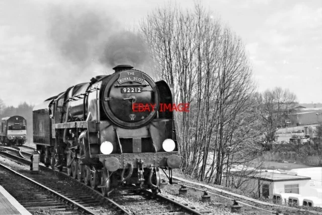 PHOTO BR Class 9F Loco No 92212 At Alton April 2001 £1.85 - PicClick UK