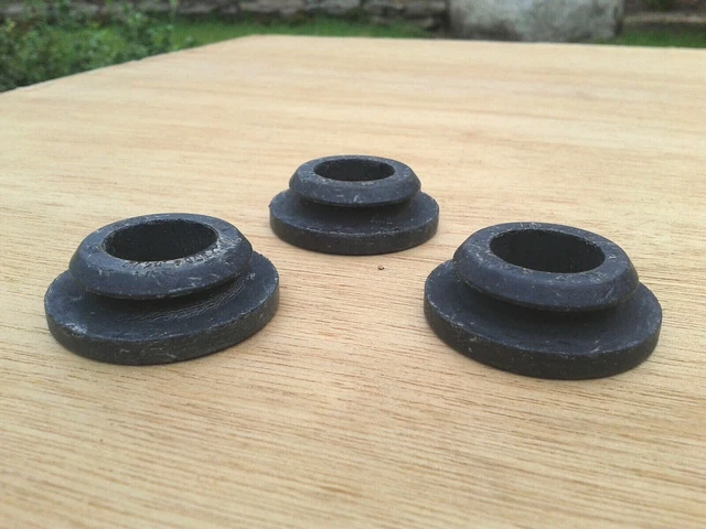 MERCEDES-BENZ W123, W124 E-CLASS, W201 190E RADIATOR MOUNTING RUBBER x3 ...