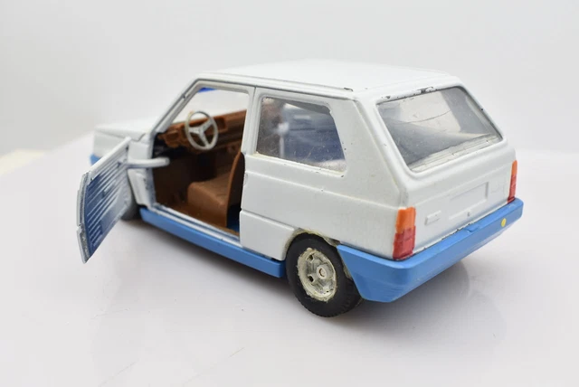 MINIATURE RALLY AUTO 1:24 Fiat panda 45 Burago diecast Modélisme De ...