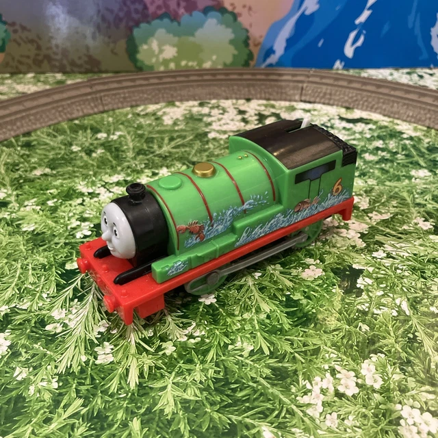 TRACKMASTER PERCY FISH & CRAB Thomas & Friends Motorised Battery Train ...