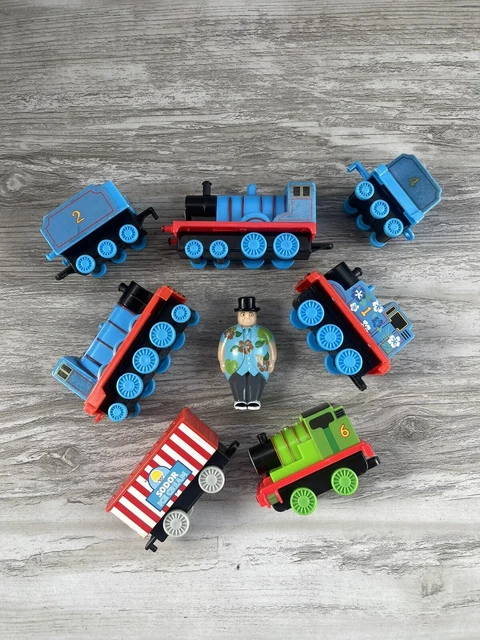 THOMAS & FRIENDS Trains And Carriages With The Train Conductor Action ...