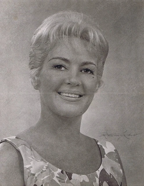 HENDRICKSON ORIGINAL B&W Studio Photo BETTY GRABLE How To Marry a ...