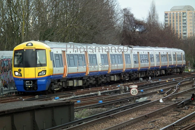CLASS 378 378228, 5 car EMU, in London Overground @ Clapham Junction £0 ...