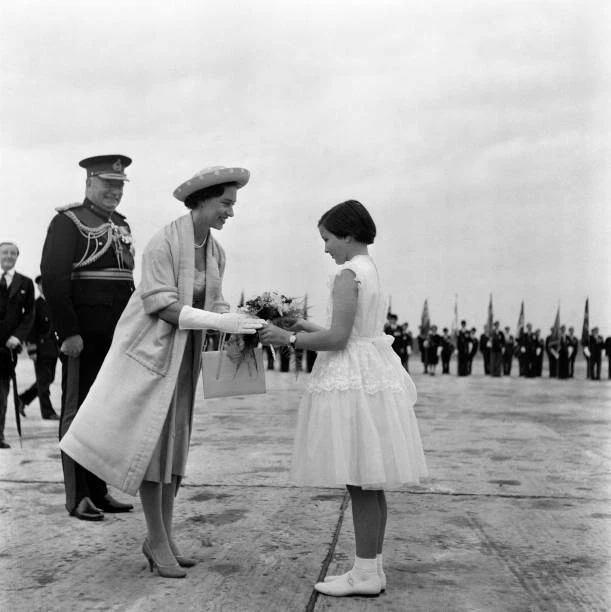 PRINCESS MARGARET ARRIVES At Jersey Airport 1950s OLD PHOTO 1 $8.08 ...