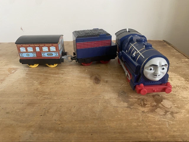 THOMAS AND FRIENDS Trackmaster Lorenzo Train And Tender With Beppe ...