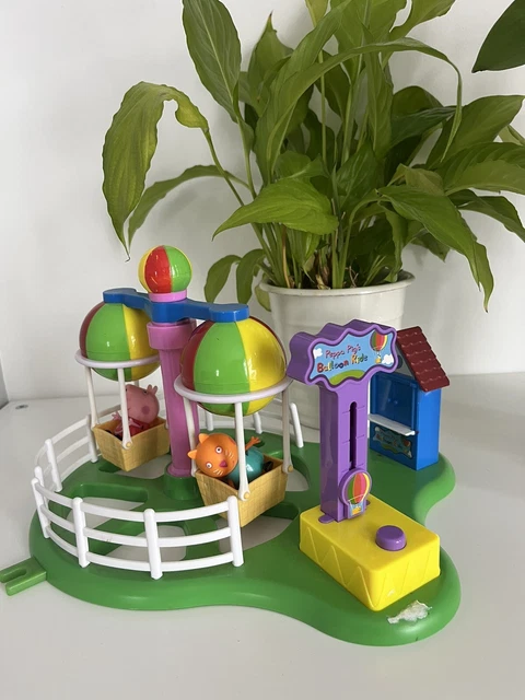 PEPPA PIG FUN Fair Fair Ground Toy With Two Figures Play Set Balloon ...