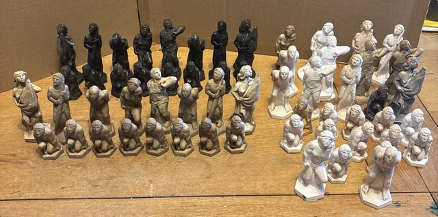 VINTAGE PAINTED PLASTER Medieval Style Chess Pieces Full Plus Spares £ ...