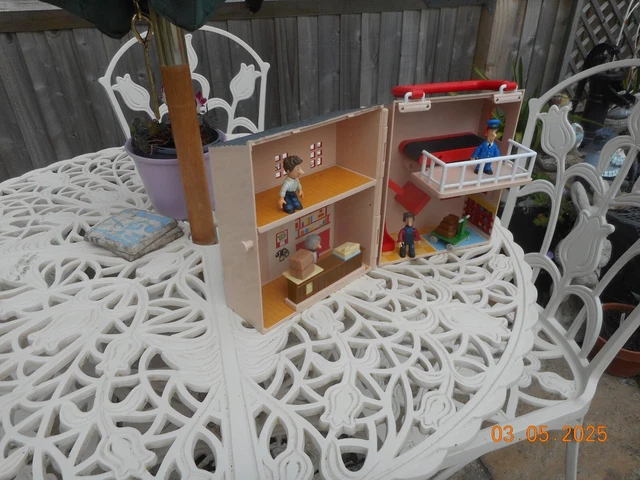 POSTMAN PAT'S DELUXE Post Office with Four Figures and extras £8.00 ...