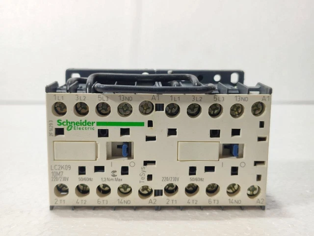 SCHNEIDER REVERSIBLE CONTACTOR LC2K0910M7 220-230V 50/60Hz 3 Poles ...