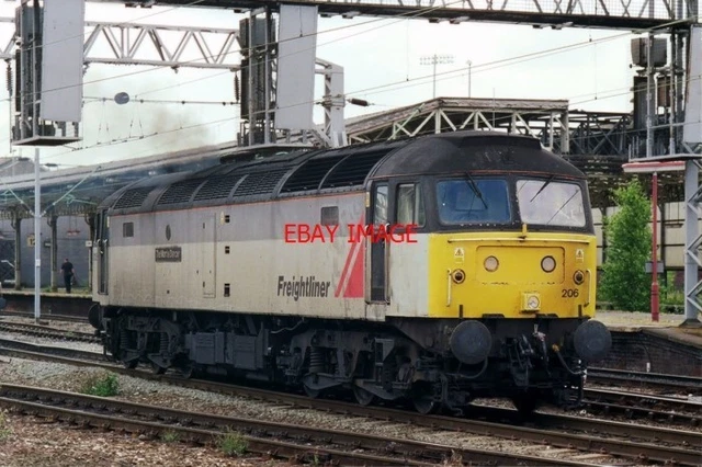 PHOTO CLASS 47 Diesel 47206 The Morris Dancer At Crewe On 29/07/00. £2. ...