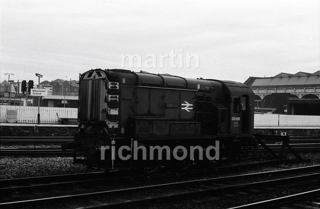 MANCHESTER VICTORIA CLASS 08 08686 16.9.86 35mm Negative RN373 £2.99 ...