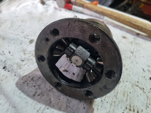 CLASSIC MINI MK1 Mk2 Differential With Rubber Coupling Output Bta145 £ ...