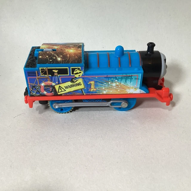 THOMAS THE TANK engine trackmaster night delivery hyperglow train ...