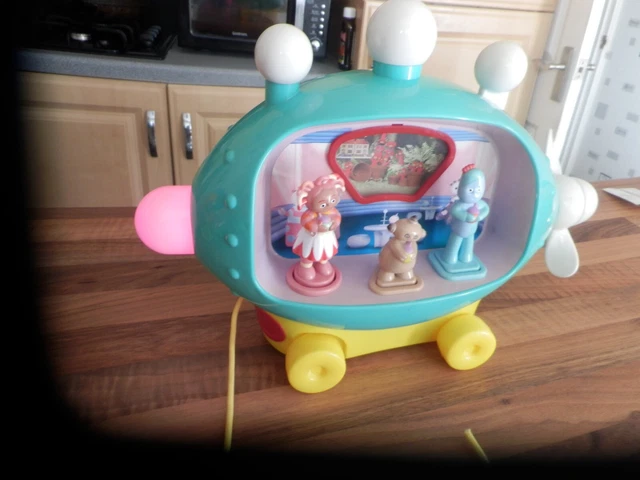 CBEEBIES IN THE Night Garden Pull Along Pinky Ponk Light Sound ...