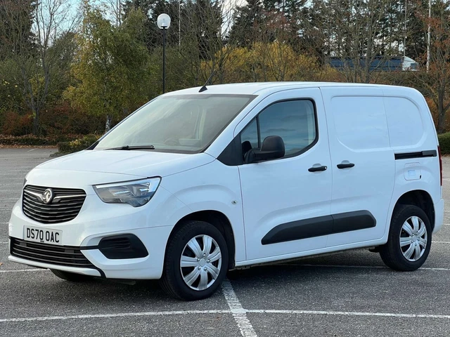 2020 VAUXHALL COMBO 1.5 Combo 2300 Sportive S/S Panel Van Diesel Manual ...