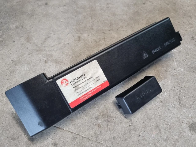 HOLDEN VT VX Vy Vz Commodore Fuse Relay Panel Cover Engine Bay Wiring ...
