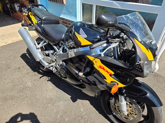 HONDA CBR 900RR FireBlade 1996 SC33 918cc – 31413 miles, no reserve ...