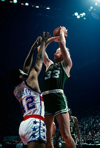 LARRY BIRD OF The Boston Celtics 1980 Basketball Photo 7 $7.00 ...