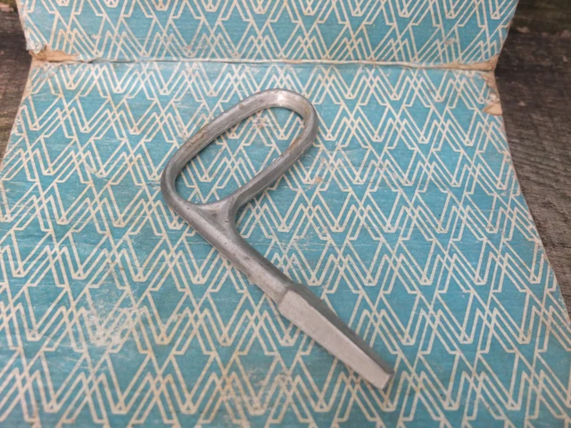 VW SPLIT SCREEN window Bus Church key Genuine NOS Kombi westfalia van ...
