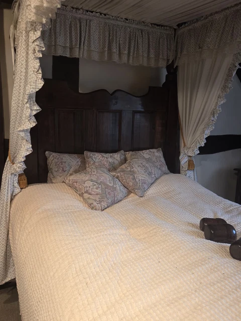BEAUTIFUL FOUR POSTER bed antiques style with hand made drapery. £516. ...