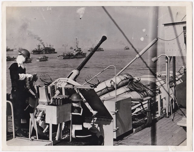 WW2 ORIGINAL PRESS Photo Ship Mounted Bofors AA Gun Normandy France ...