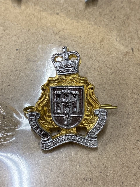 BRITISH ARMY OFFICER'S Cap Badge - Royal Gibraltar Regiment £10.50 ...