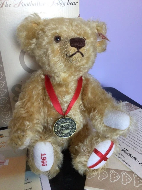 STEIFF BOBBY THE Footballer Ltd Edition Of 1966 Pieces Issued 2006 No ...