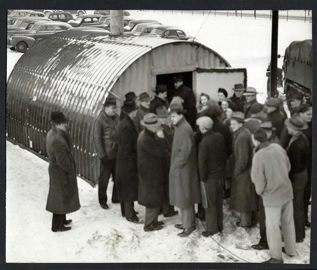 WW2 AN AIR Raid Shelter Symbol The Rigor Of War Vtg 1942 Orig Photo £18 ...