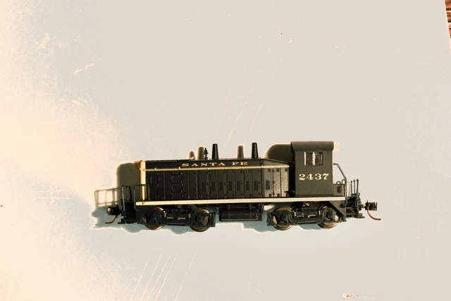 LIFE-LIKE 7500 SANTA Fe AT&SF Class SW9 / 1200 N Scale Diesel ...
