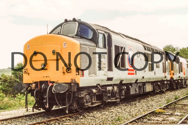 UK DIESEL TRAIN Railway Photograph Of Class 37 37670 Loco. Rm37-1584 £1 ...