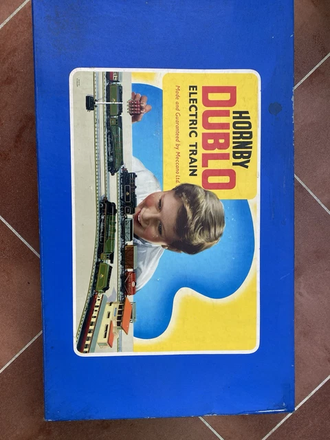 HORNBY DUBLO 3 rail boxed train set appears to be 1960s production £11. ...