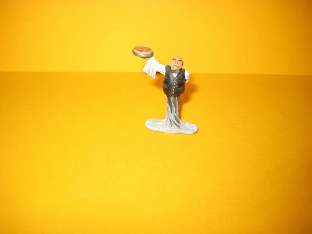 RAL PARTHA - Weird Fantasy - Airial - Aerial Servant with Pizza - well ...