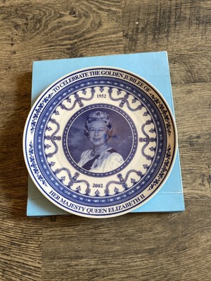 WEDGWOOD QUEEN ELIZABETH Golden Jubilee 2002 Daily Mail plate BOXED £2. ...