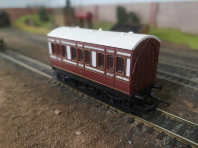 HORNBY R219 4 Wheel Coach Caledonia Livery £14.00 - PicClick UK