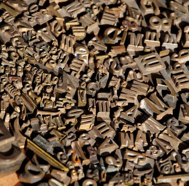 LOT DE CARACTÈRES à dorer police matériel de reliure dorure cuir bronze ...