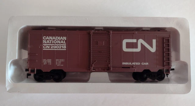 LIFE-LIKE HO SCALE - CN Rail - Canadian National - Insulated Car $18.00 ...