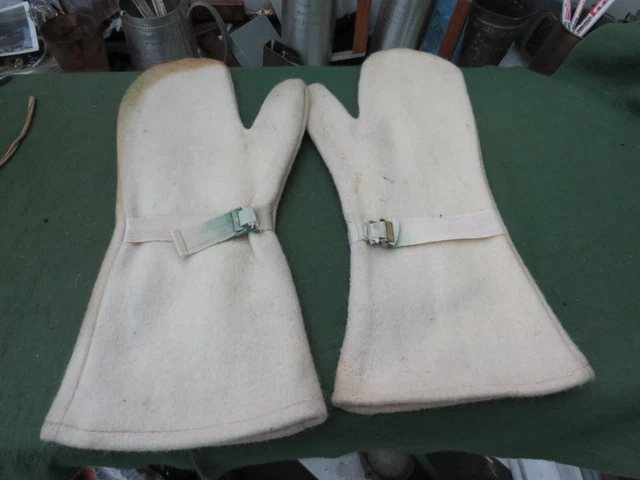 PAIR OF ROYAL Naval Fire Fighting Gloves Dated Cb 1941 £20.00 - PicClick UK
