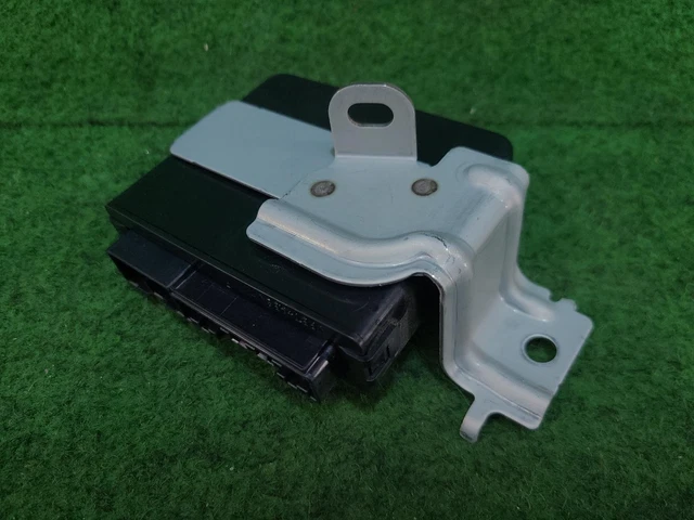 TOYOTA LANDCRUISER ECU 200 Series, 4Wd Control Module (Lower Drivers ...