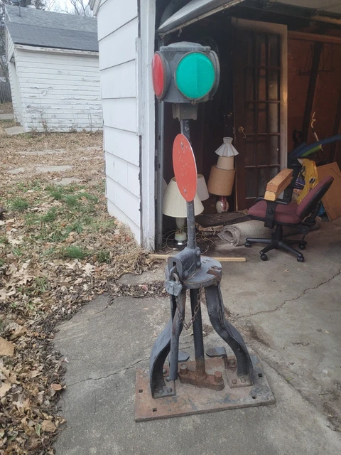 1944 AT&SF RAILROAD Switch Stand with Atsf Signal Lantern And Padlock ...