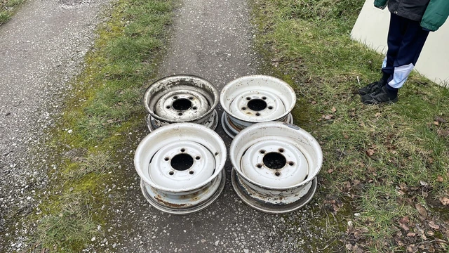 LAND ROVER FORWARD Control Deep Dish Wheels X4. 569204 £600.00 ...