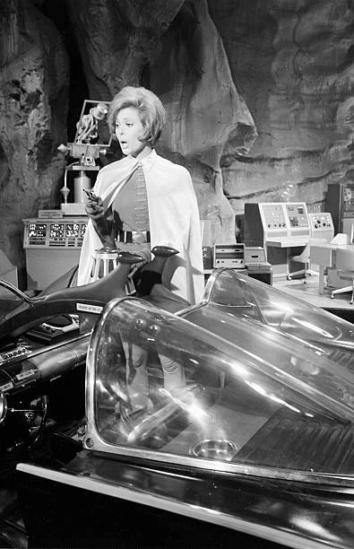 JILL ST JOHN on Batman Hi Diddle Riddle Smack In The Middle 1966 Old TV ...