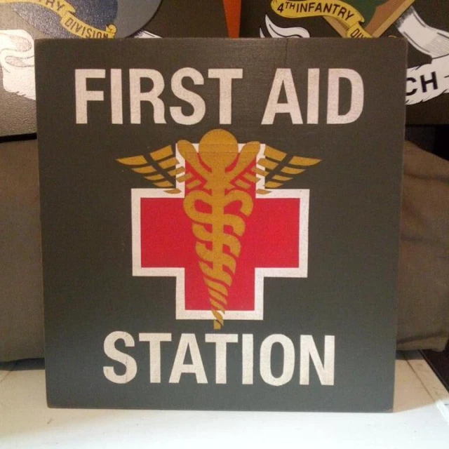 PANNEAU US WW2 : FIRST AID STATION EUR 45,00 - PicClick FR