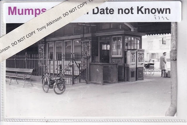 OLDHAM MUMPS RAILWAY Station - Vending Machines - Photo Print - Ref ...