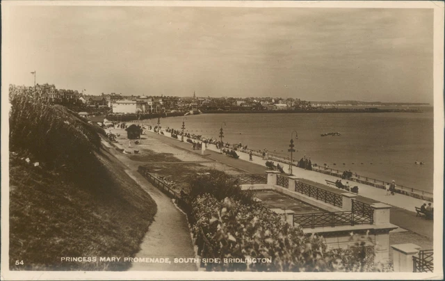 REAL PHOTO BRIDLINGTON; South side Princess promenade; 1936; Excel ...