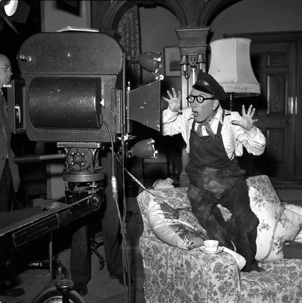 BRITISH ACTOR COMEDIAN Arthur Askey on set of film Love Match 1954 ...