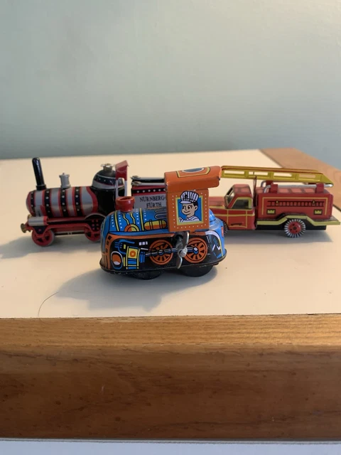 VINTAGE TIN LITHO Toy Train Colorful Locomotive Wind-up Fire Ladder ...