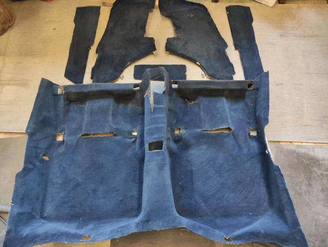 MERCEDES W124 BLUE INTERIOR FLOOR LINING CARPET MAT VELOURS EUR 144,57 ...